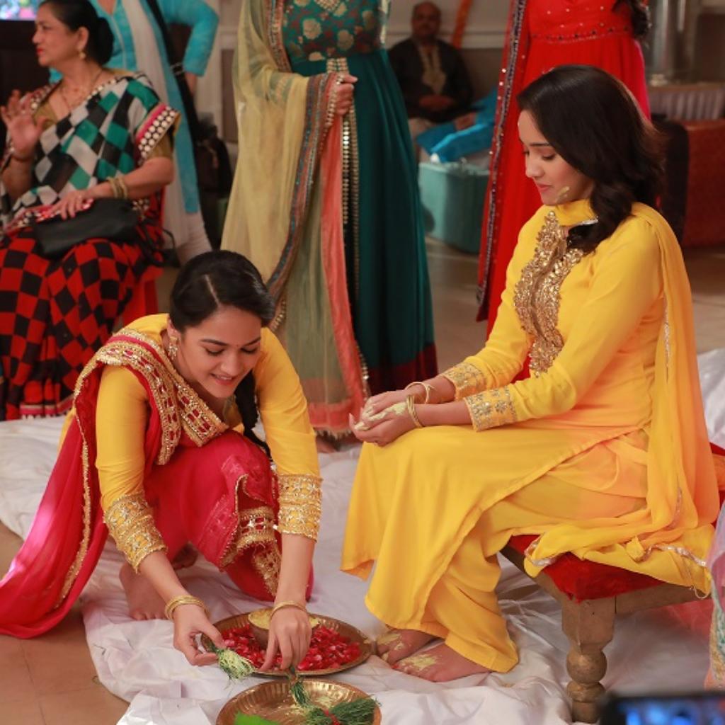 Yeh Un Dinon Ki Baat Hai: A sneak peek into Naina and Sameer's haldi ...