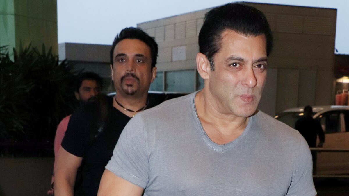 Salman Khan leaves for Jaipur to shoot for Dabangg 3. See pics