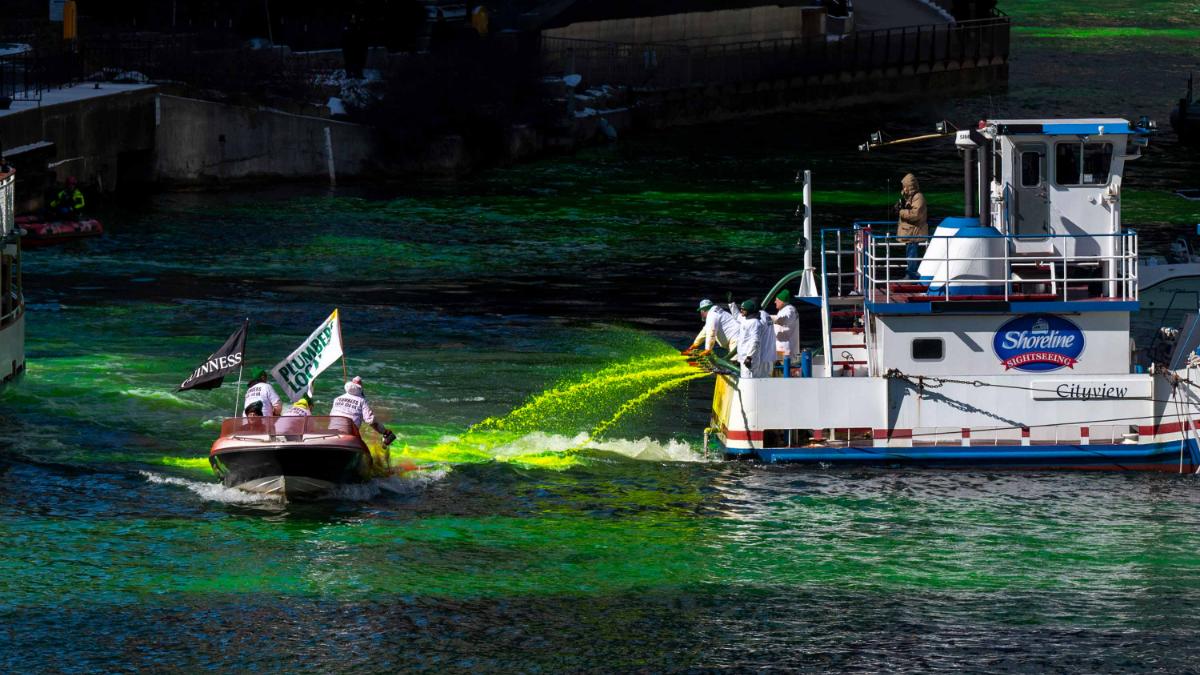 St. Patrick’s Day: Chicago River dyed green as parade returns after ...