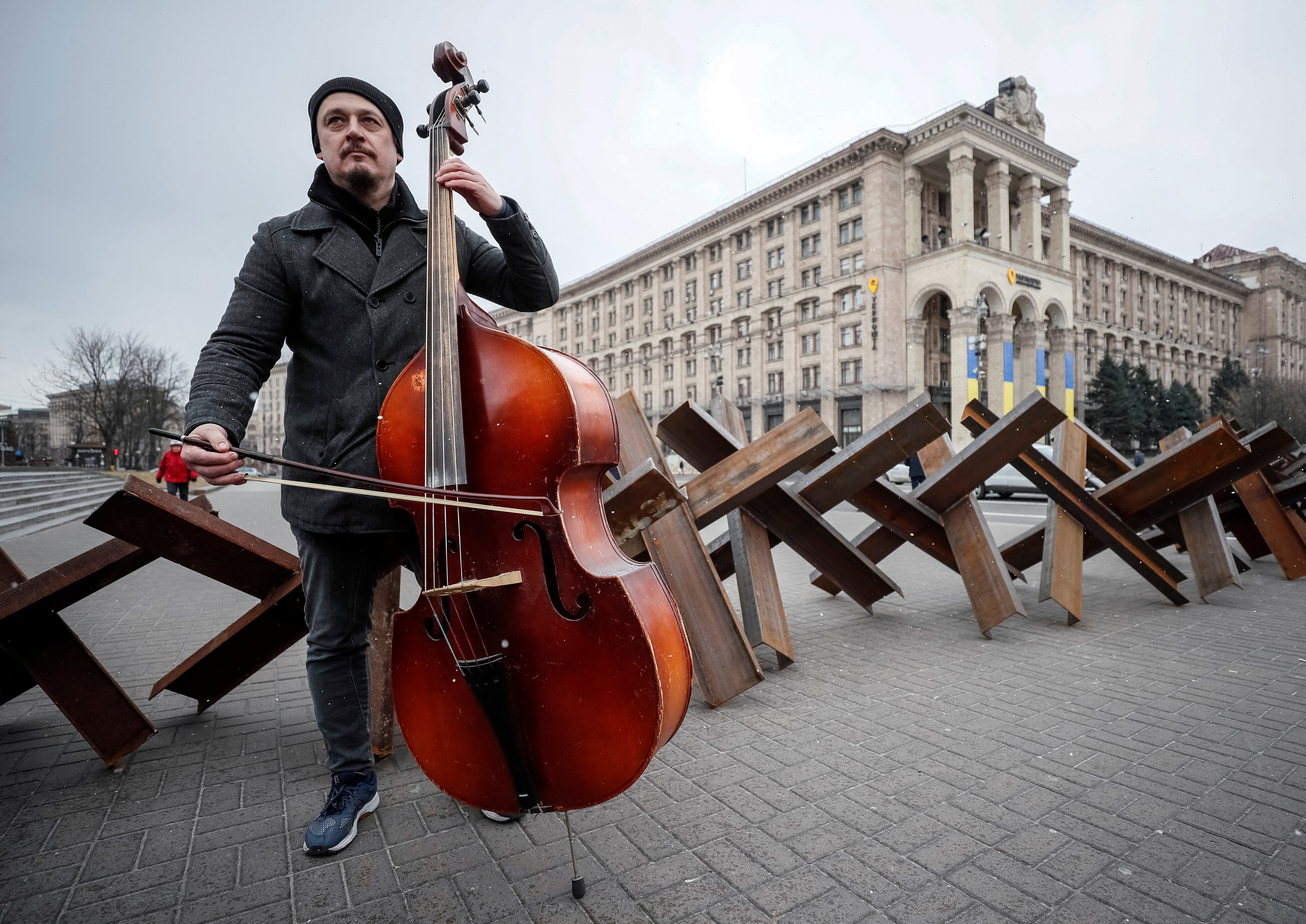 'Free Sky': Musicians perform in Ukraine as Russian forces advance | IN ...