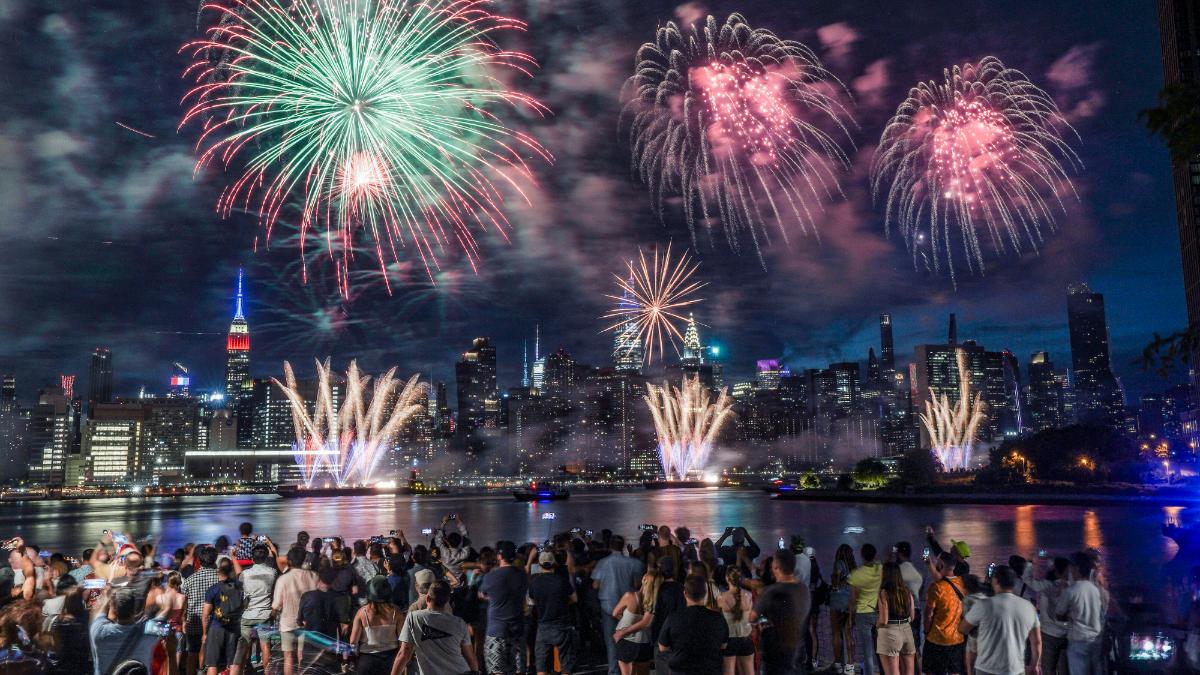 Fireworks light up skies as US celebrates Independence Day | Pics