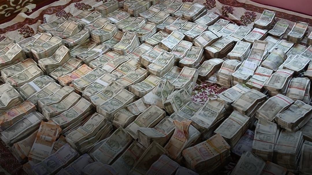 Massive Cash Hoard Discovered in Bihar Education Officer's Home - India ...