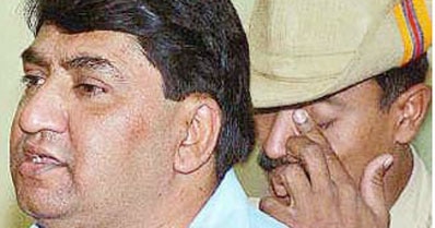 Stamp paper scam: Telgi gets 10-yr RI - India Today