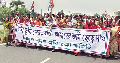 Singur farmers rally for land return - India Today