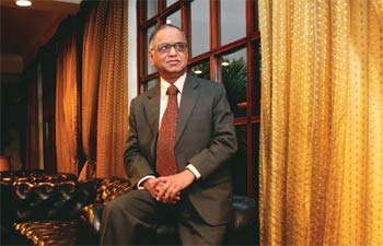 Murthy marks last day as Infy chief - India Today