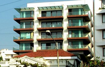 SRK gets reminder notice on Mannat construction - India Today