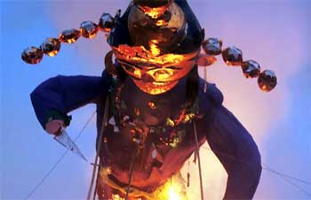 Bihar: Lalu sees a devil as Ravan won't burn - India Today