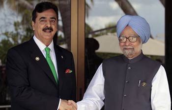 Diplomatic optics dominates Indo-Pak summit - India Today