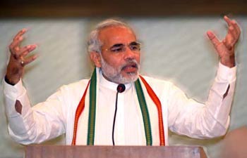 Modi take U-turn, shows support for Advani's yatra - India Today