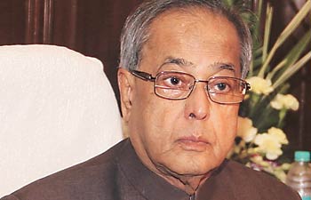 New Year will bring happiness, says Pranab - India Today