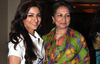 Soha takes piano classes, pleases mommy dearest - India Today