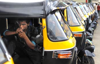 Autorickshaw strike hits Mumbai suburban commuters hard - India Today