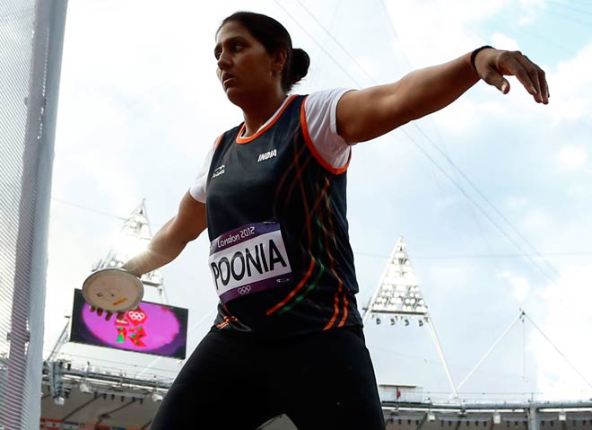 Poonia qualifies, shot putter Prakash crashes out of London Olympics ...