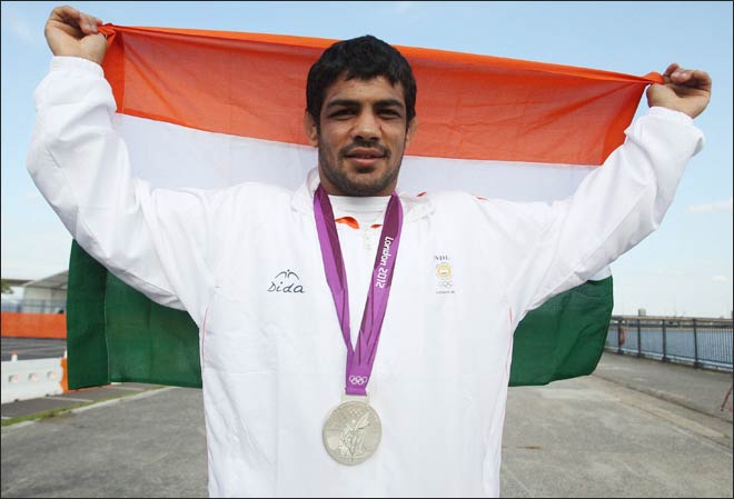 Champion wrestlers Sushil, Yogeshwar return home to rousing welcome ...