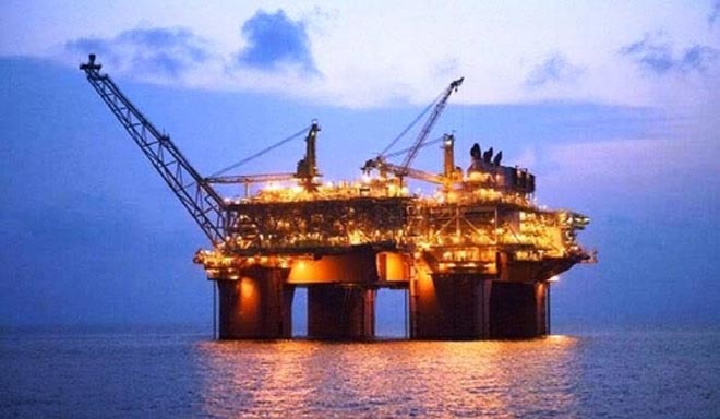 CAG slams Oil Ministry over Reliance's KG-D6 audit - India Today