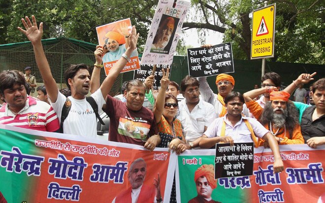 Pro-Modi protesters demonstrate outside Advani's residence - India Today