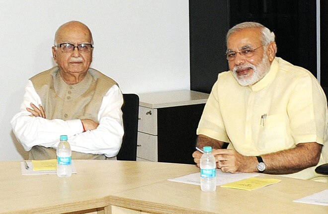 Narendra Modi holds one-on-one meeting with Advani - India Today