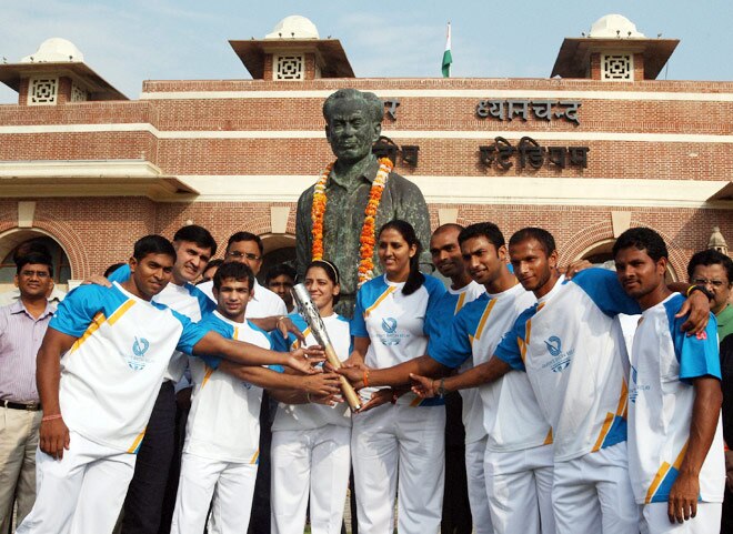 Queen's Baton begins its Indian journey at the Taj Mahal - India Today