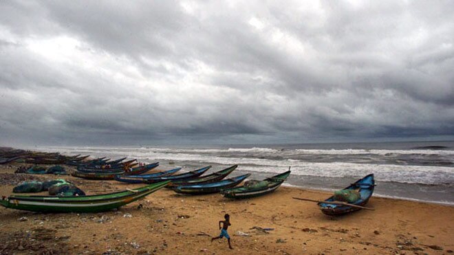 Orissa govt galvanises its machinery to tackle super cyclone 'Phailin ...