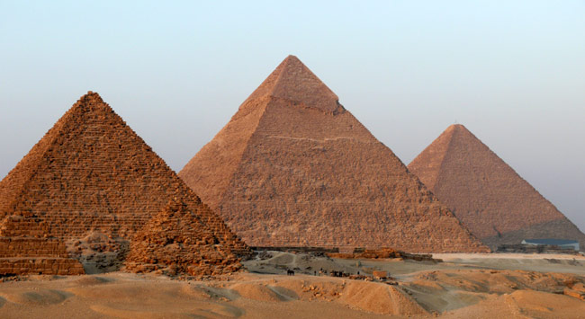 How were pyramids built? Brit engineer turns old theory on its head ...