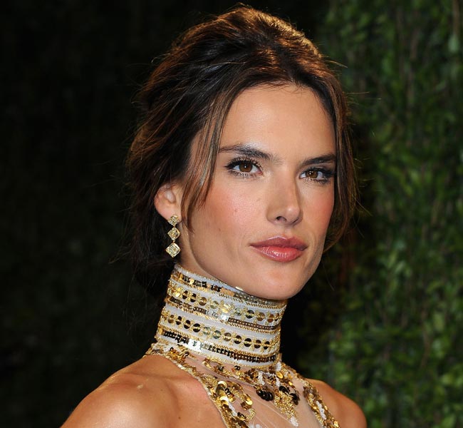 Alessandra Ambrosio to launch fashion line - India Today