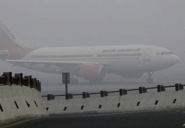 Fog disrupts flight schedule at IGI, over 50 flights hit - India Today