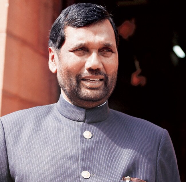 2014 polls: Ram Vilas takes on Paswan in Hajipur - India Today