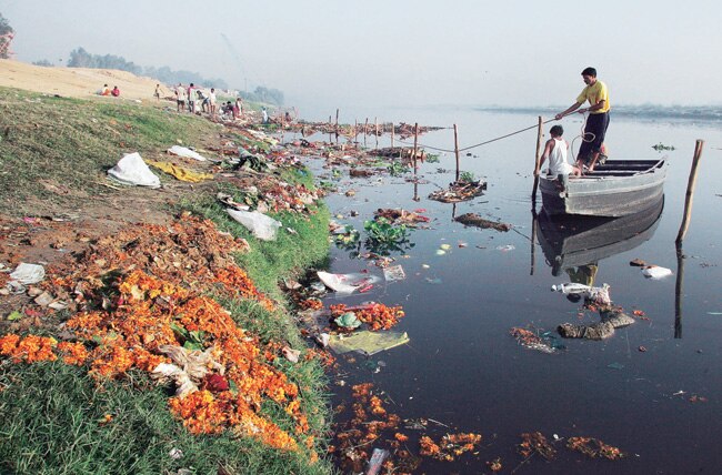 Delhi govt plans to spend Rs 5,300 crore to clean Yamuna - India Today