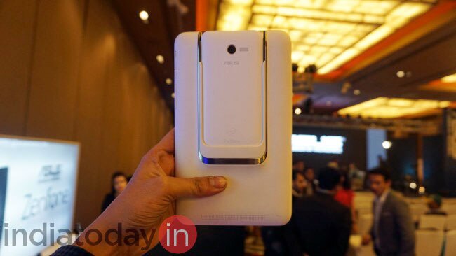 First impressions: PadFone Mini is a phone that turns into tablet ...