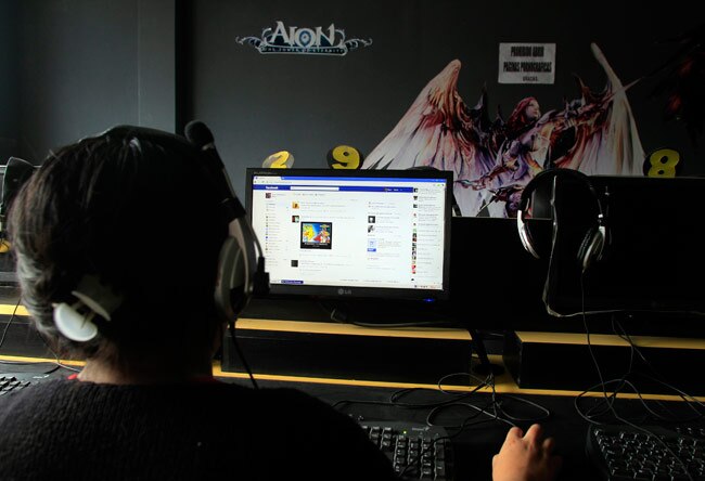 Facebook awards $3 million to bug hunters - India Today