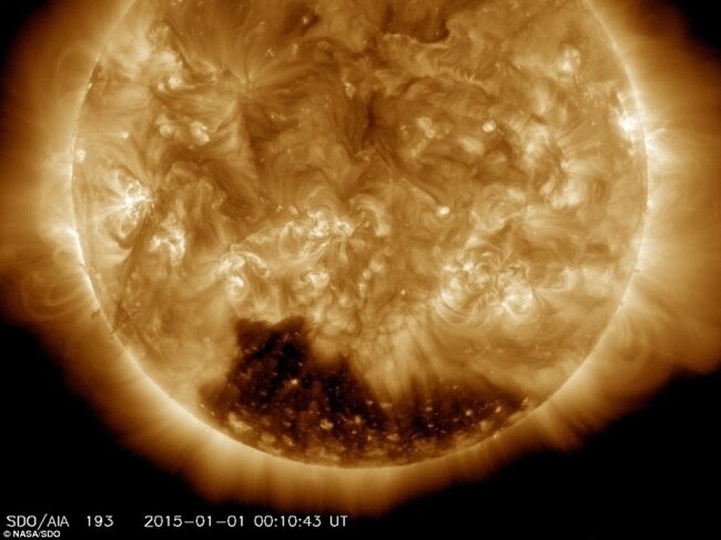 Imagine a world without sun! Giant hole covers 10% of solar surface ...