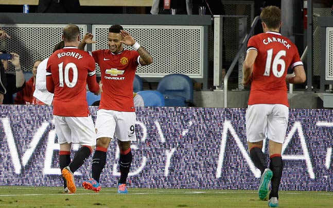 Memphis Depay scores his first goal for Man Utd in 3-1 victory - India ...