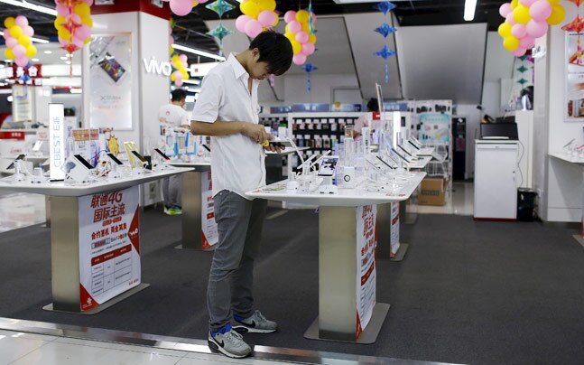 Xiaomi success inspires every man to make smartphones - India Today