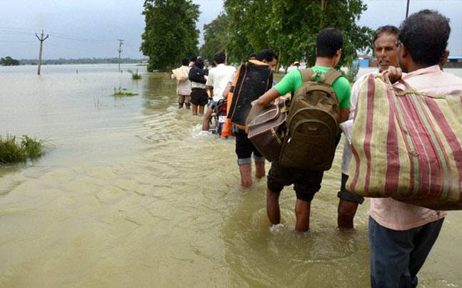 Cyclone Komen aftermath: Flood situation grim in Bengal, Odisha ...