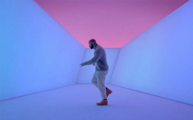 #Trending: Drake shows off epic dance moves in new video Hotline Bling ...