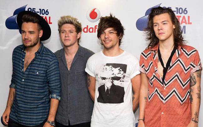 Good time's rolling on: One Direction debuts new song End Of The Day ...