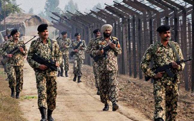 Soldier, 2 guerrillas killed in Kashmir gunfight - India Today