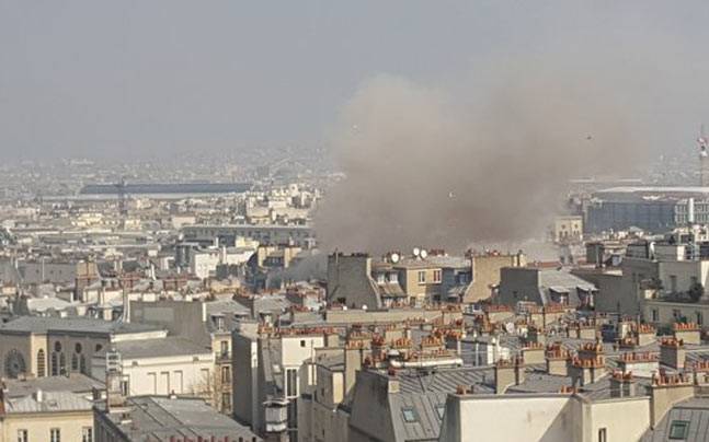 Gas leak causes explosion in Paris, 10 injured - World News