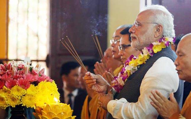 Acche din going strong: Survey shows Narendra continues to ride Modi ...