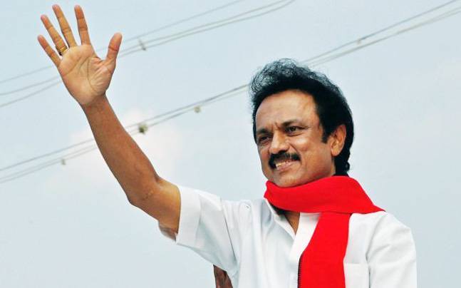 DMK leader MK Stalin narrowly escapes car accident - India Today