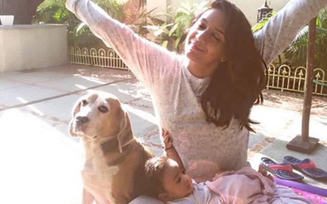 Shveta Salve's new pic with baby daughter is the CUTEST thing you'll ...