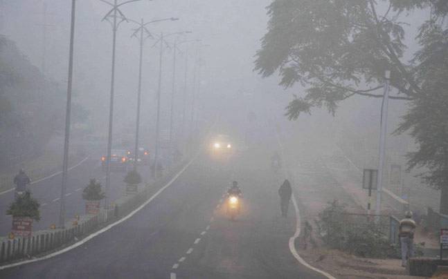 Dense fog engulfs Delhi, parts of north India; trains and flights worst hit - India Today