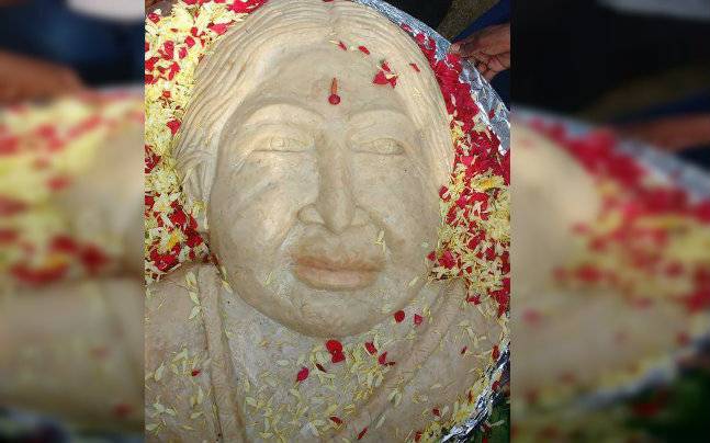 On display at Marina Beach: Amma supporters in Chennai make idli ...