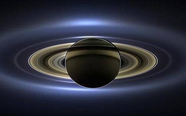 NASA's Saturn probe makes first ring-grazing plunge - India Today