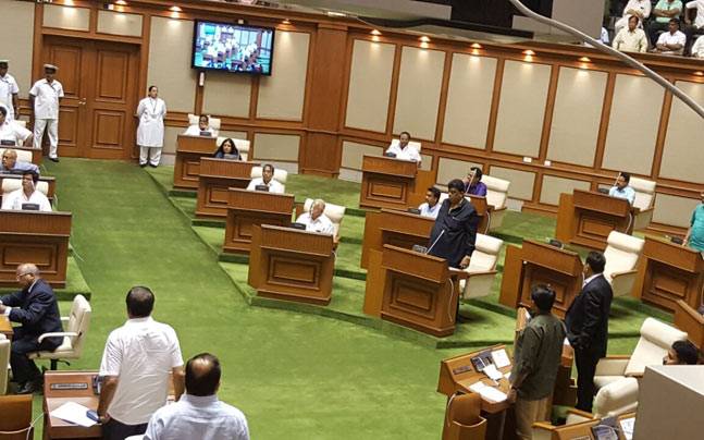 Chief Minister Manohar Parrikar proves majority in Goa Assembly: As it ...