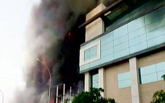 6 killed after massive fire broke out at electronics factory in Noida ...