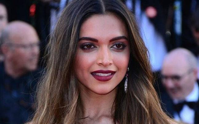 Deepika Padukone's sultry, bold look for the Cannes red carpet is a ...
