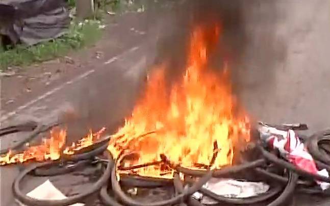 West Bengal violence: BJP, CPM delegations stopped from entering ...