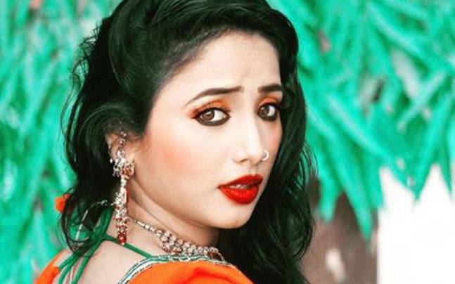After Mona Lisa, this Bhojpuri actress to be a part of Bigg Boss 11 ...