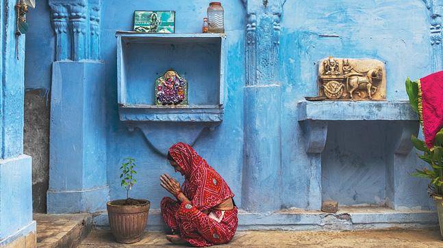 Prayer captured by 14 photographers in a series of photos